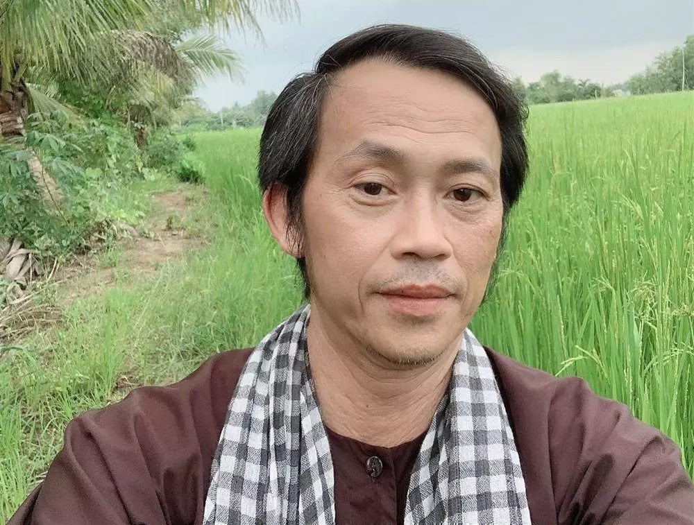 After scandals with charity fund, artist Hoai Linh catches birds - Thời báo